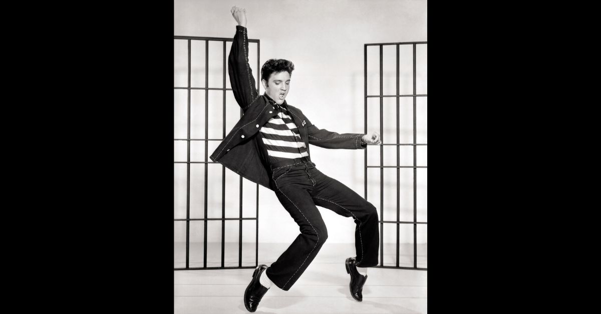 Elvis Presley Dancando No Palco