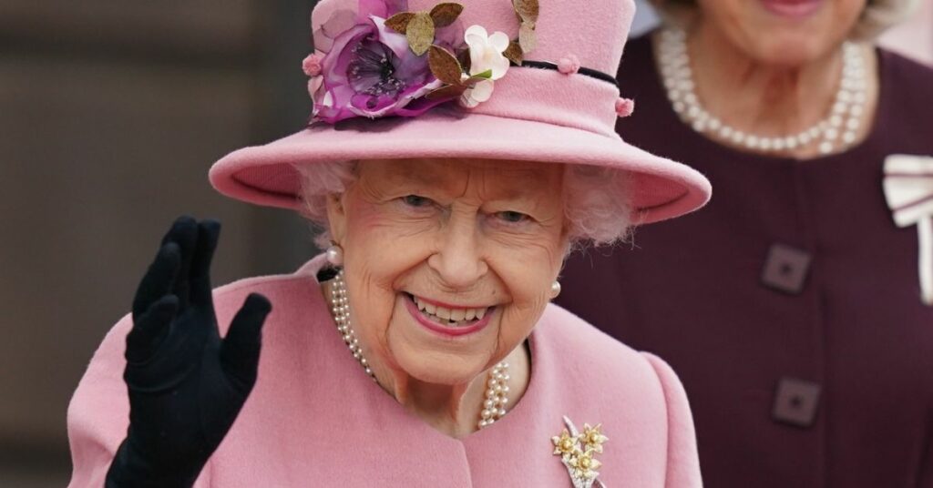 10 Fast Facts About Queen Elizabeth II's Life